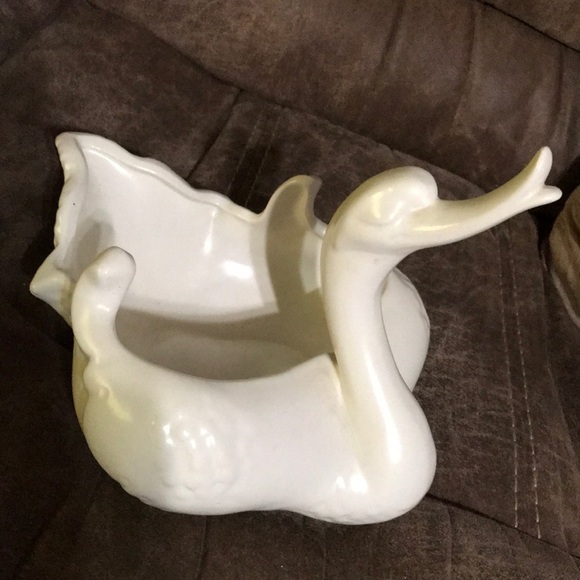 hull | Accents | Vintage Hull Swan Beautiful | Poshmark